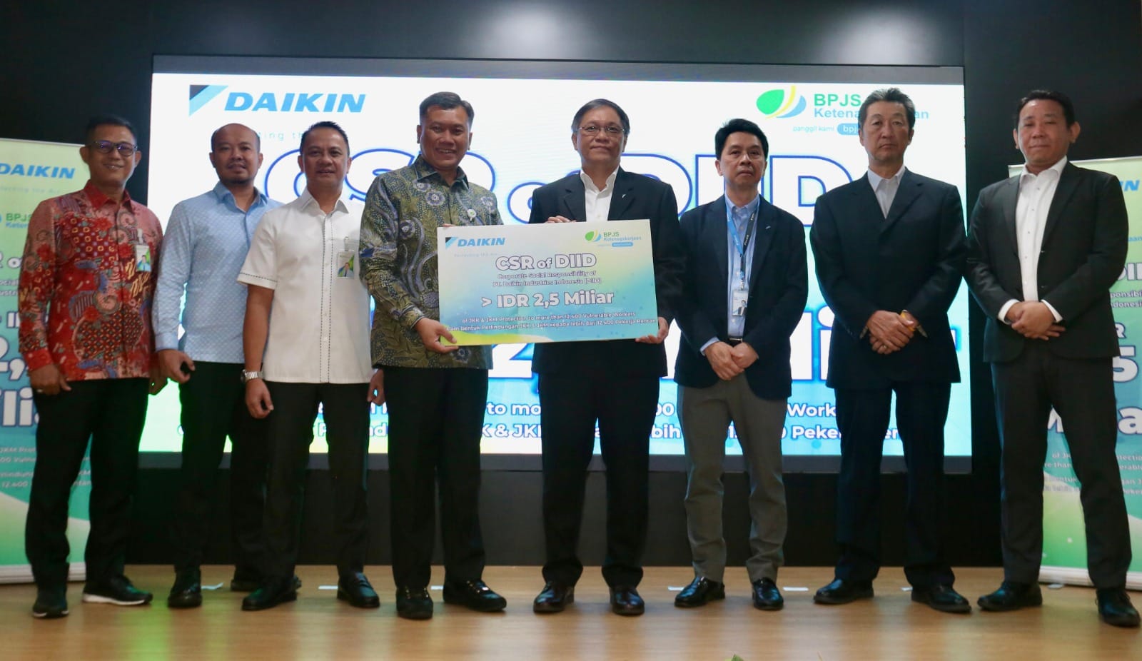 Daikin Industries Indonesia Salurkan Rp2,5 Miliar untuk Belasan Ribu ...